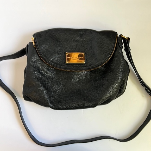 Marc Jacobs | Bags | Marc Jacobs Black Leather Fold Over Closure Purse ...